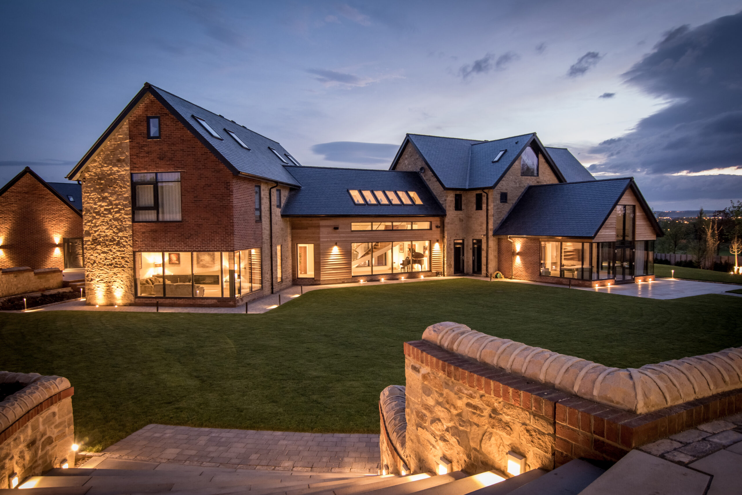 We design and deliver luxury homes. - SW