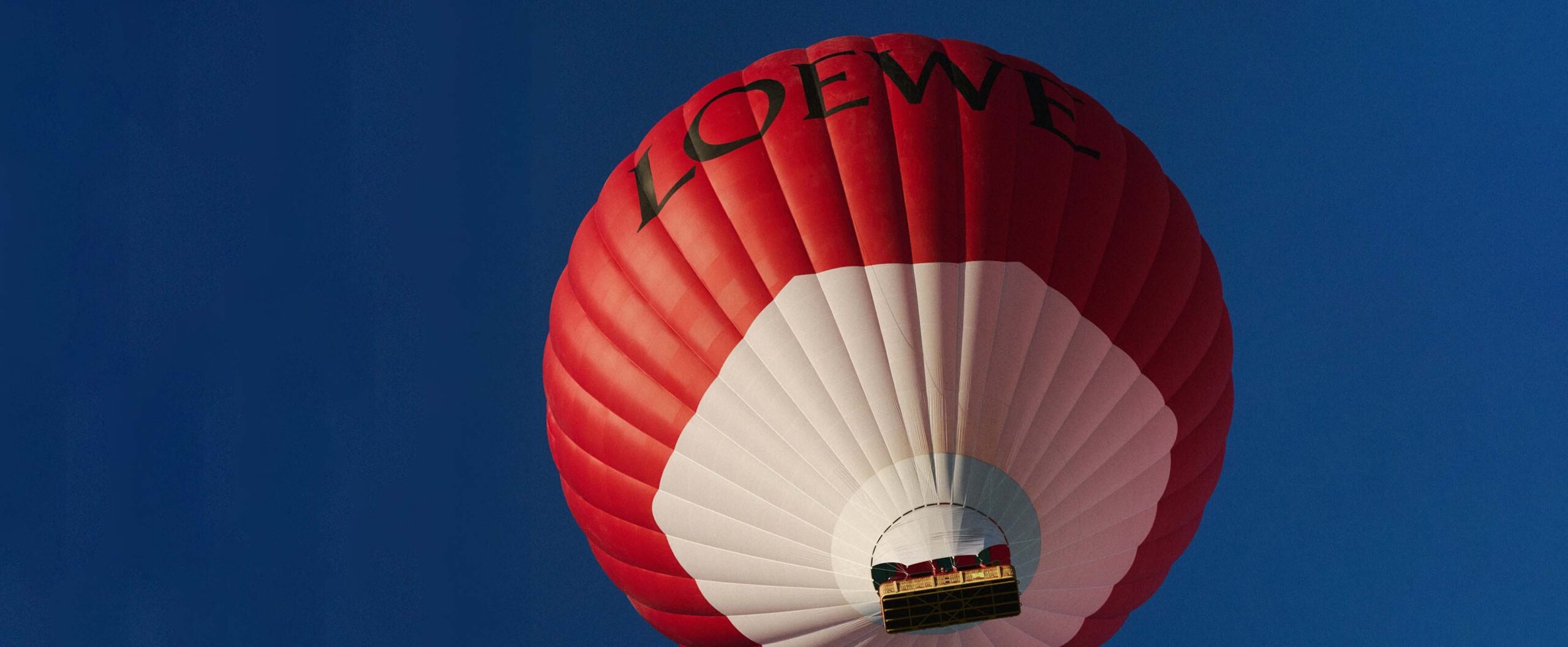 Loewe Tomato Takes Flight Over Turkey - SW